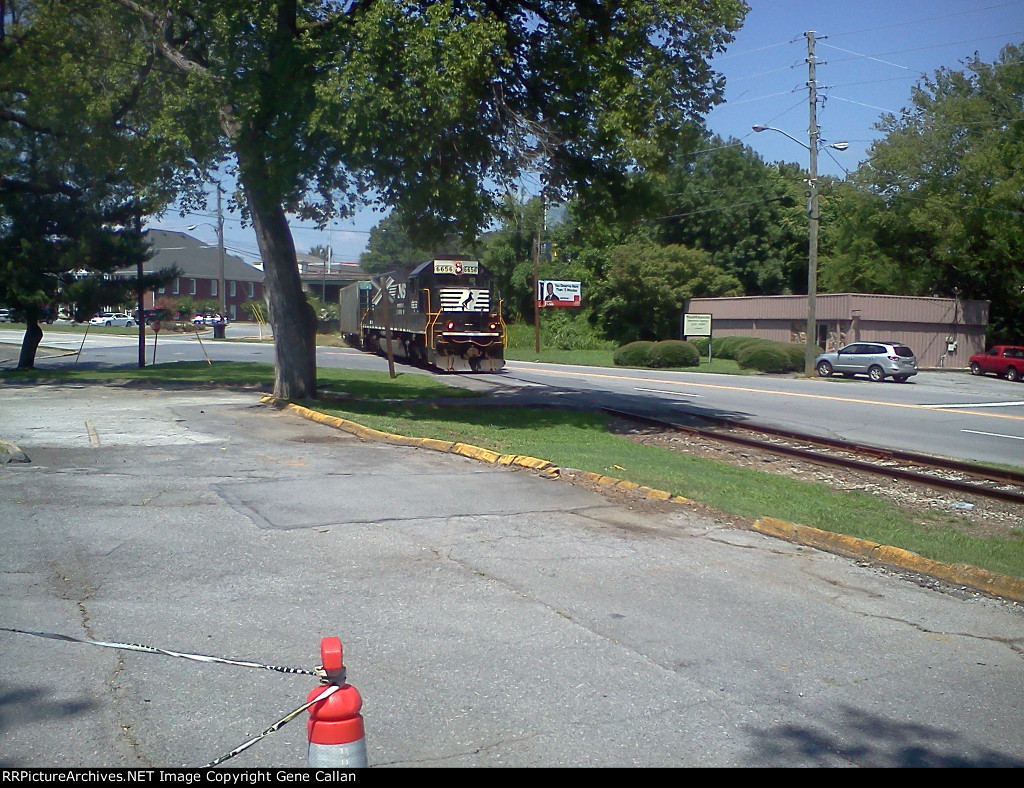 NS 6656 taking hoppers to Southeastern Mills